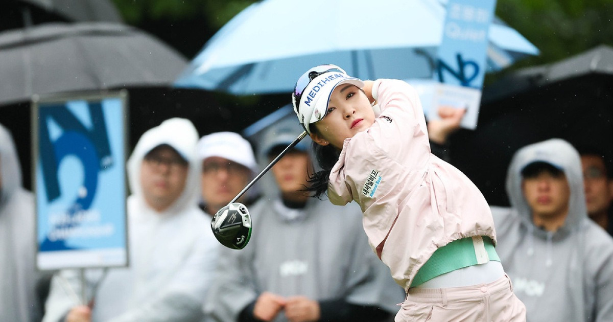 이예원, KLPGA 시즌 2승 보인다…NH투자증권 2R 선두 유지