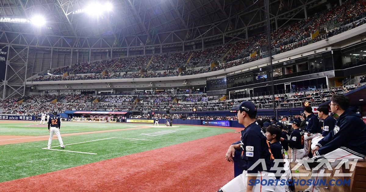 한화 미친 기세에, 티켓은 씨가 마른다...KBO 역사도 바꾼다, 15G 연속 매진 신기록 '예약' [고척 현장]