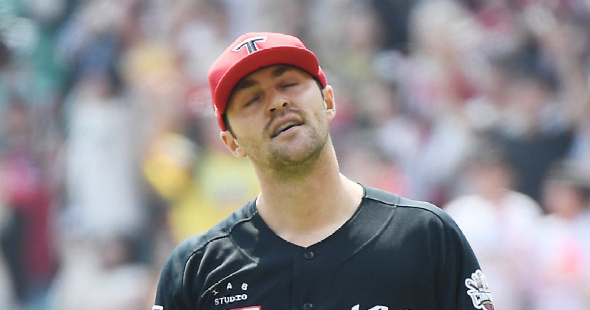 "최고 투수"라 경계했는데…KBO 입성 후 이런 적은 없었다, ERA 1.09 외인의 반전 '최다 7자책점 붕괴'