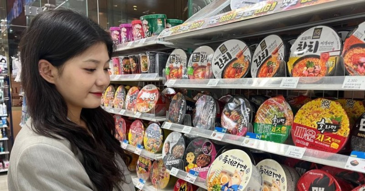 GS25 '블루아카이브 특제라멘' 잘 팔리네..."열흘만에 13만개 판매"