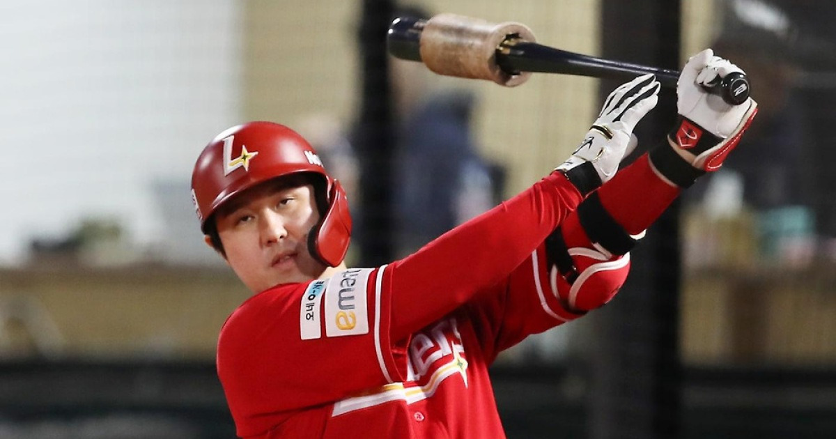 이승엽도 못한 KBO 홈런 신기록 탄생 임박...'리빙 레전드' 최정, 만원 관중 앞에서 '역대 최초' 500홈런 고지 밟을까