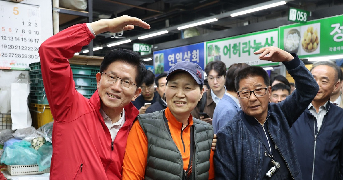 김문수, 가락시장서 첫 대선 선거운동…"시장 대통령 되겠다"