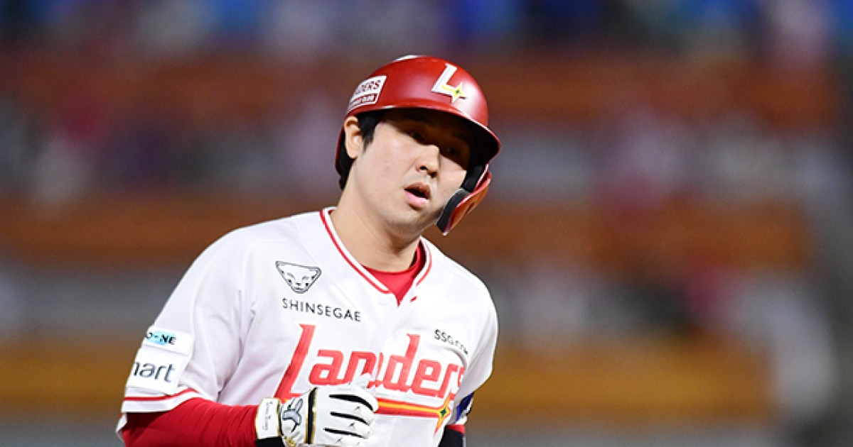 '최정 사상 첫 500홈런' SSG, NC에 6-3 역전승…삼성·KIA도 승리