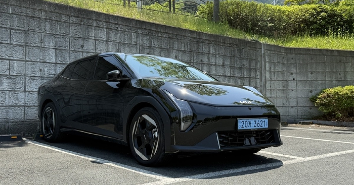 1회 충전 533km 주행…주행성능·거리 다잡은 전기세단 기아 ‘EV4’