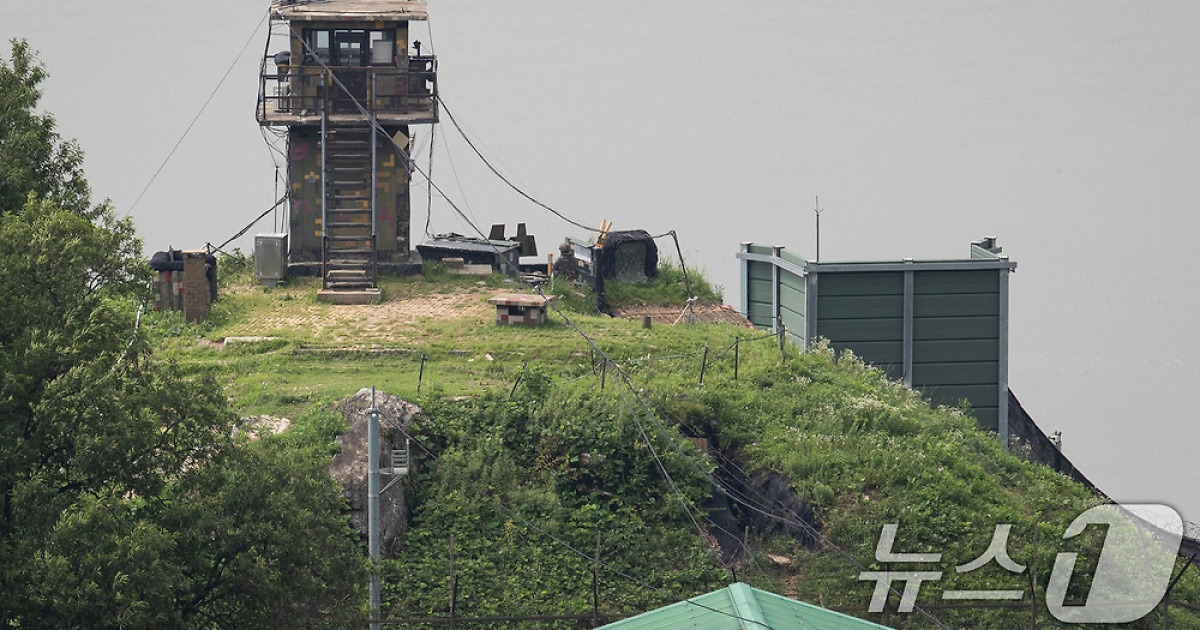 "새 정부, 대북 방송 멈추고 '8·15' 80주년에 대화 제안해야"