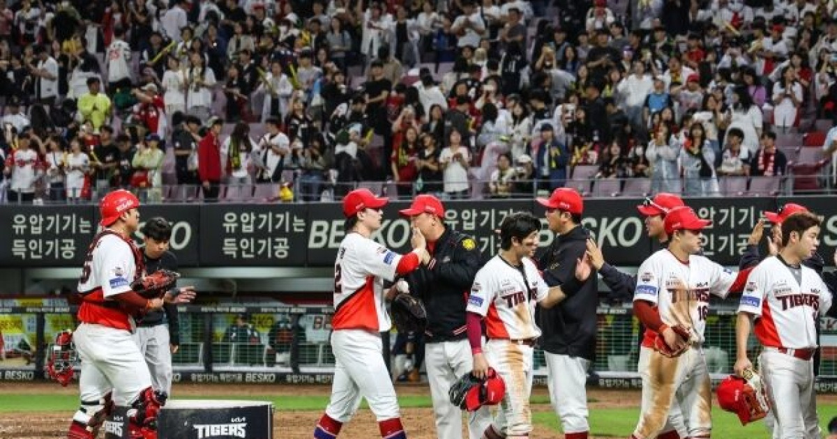 “뭐라도 하자” KIA 42세 타격장인은 절박하다…농군패션이 샤머니즘이라고 해도, 야구는 이겨야 제맛[MD광주]