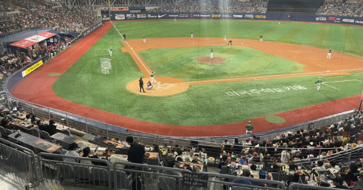 KBO리그, 역대 최소 230경기 만에 400만 관중 돌파...평균 1만7419명