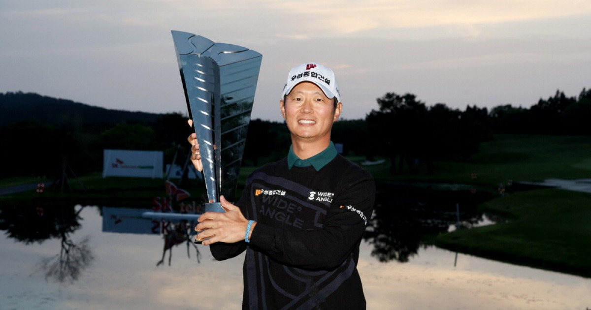 하루에 37개 홀 강행군 엄재웅, KPGA 통산 3승