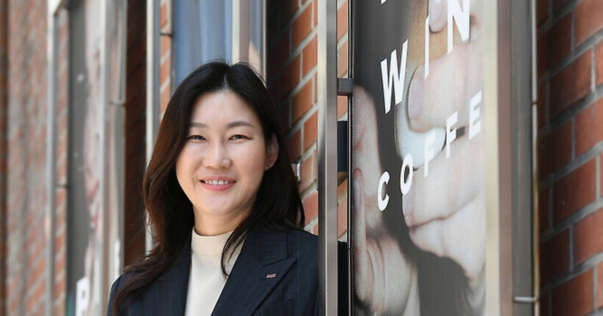 [매거진] 창단 6년 만에 이뤄낸 BNK의 V1, WKBL 역사에 이름 남긴 박정은 감독