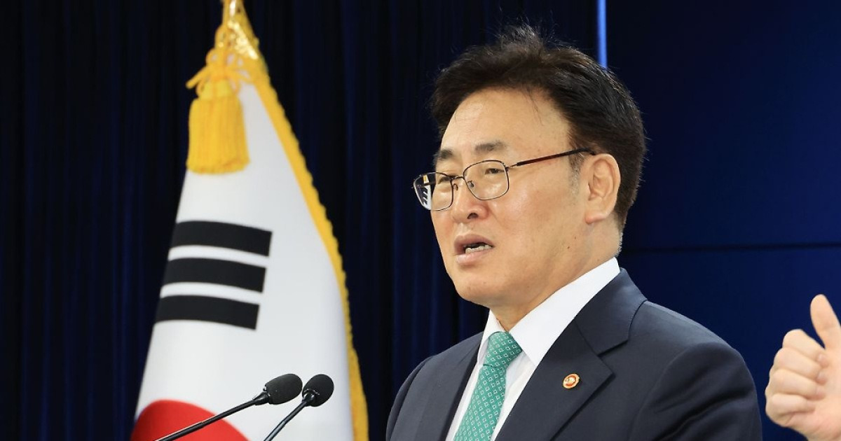 “SKT 가입자식별키 2696만건 유출... IMEI는 확인 불가”