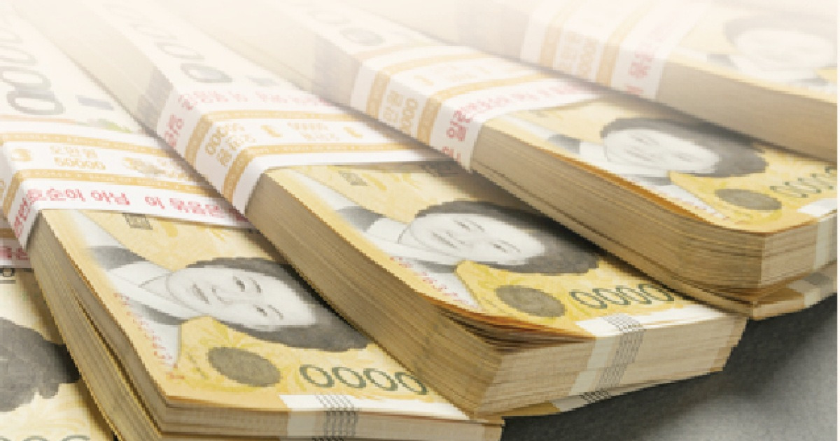 DSR 3단계, 연봉 1억 차주 대출한도 3300만원 줄어든다