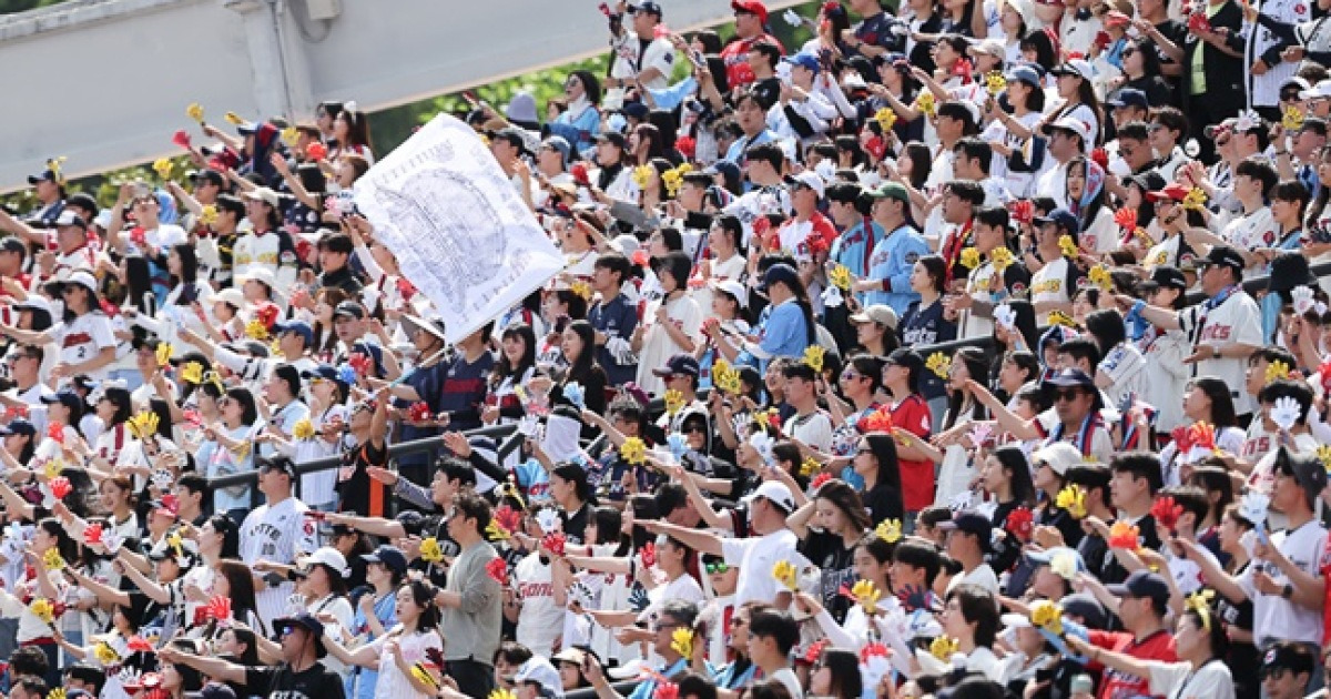 KBO 역대급 관중몰이 삼성·한화만 있나, 롯데도 있다! 홈 10G 연속 매진→'로이스터·양승호 시절' 평균관중 2만 눈앞