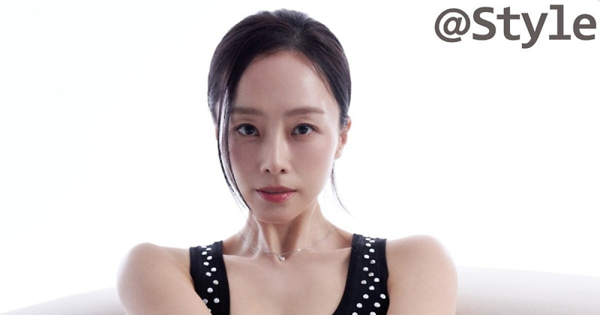 '44세' 홍수현, 169cm 47kg이라더니…"팔자 주름 깊어지고 체력 예전 같지 않아" [화보]