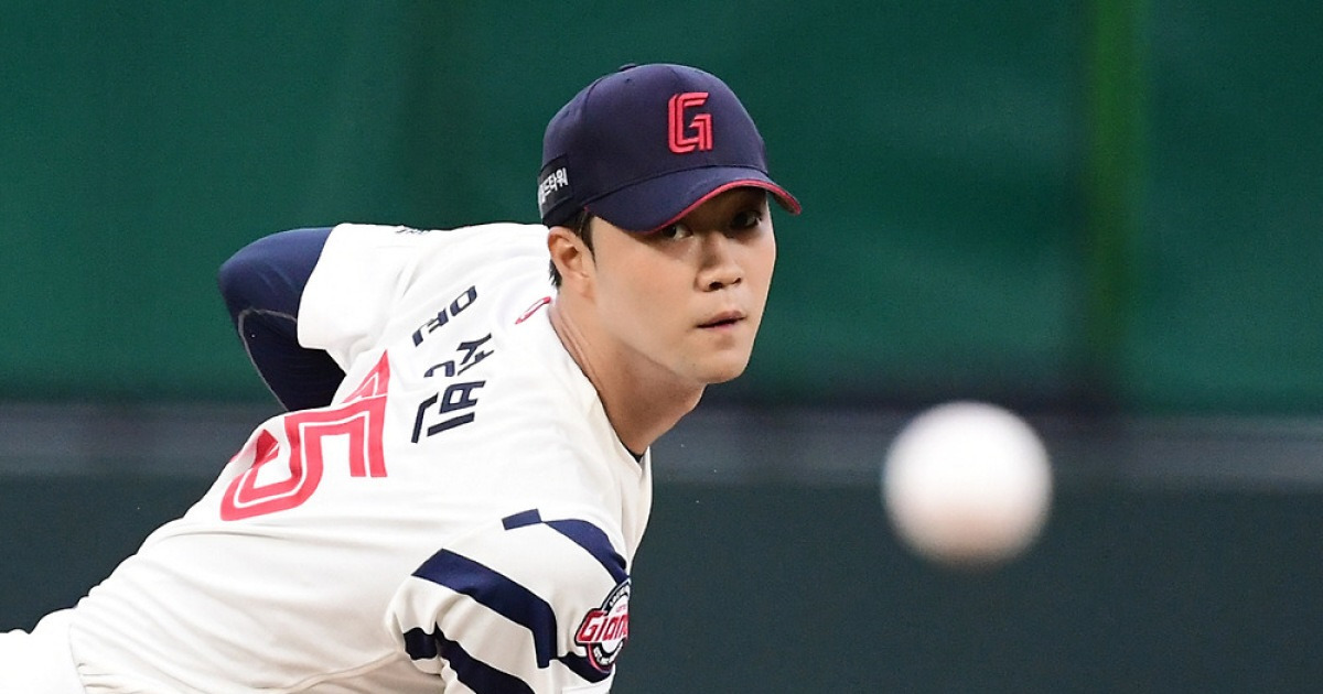 157km에도 1이닝 9실점 윤성빈 결국 2군으로. 왼손 홍민기, 신인 박세현 콜업[부산 현장]