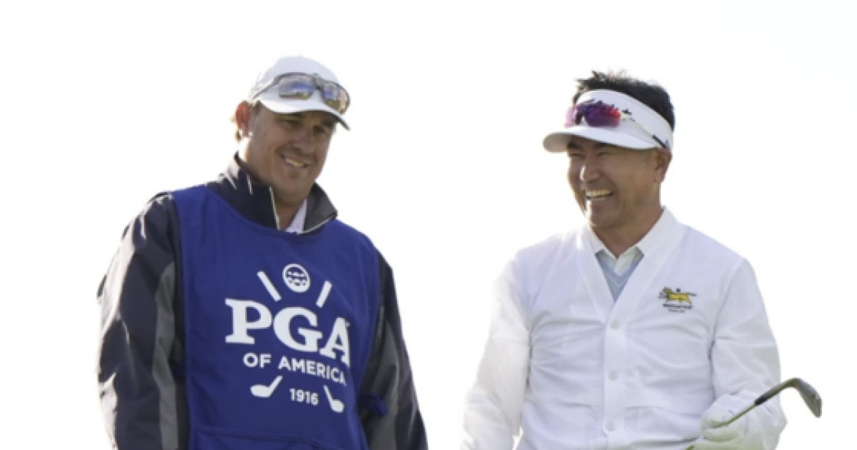 양용은, 시니어 PGA 챔피언십 2R 비제이 싱과 공동 선두