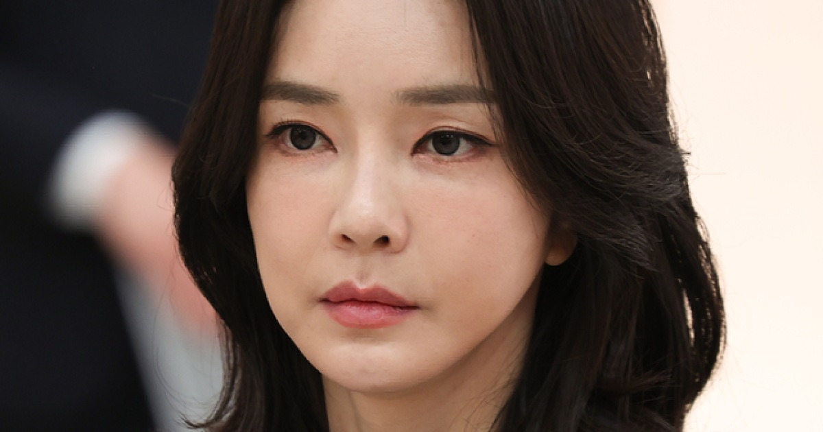 김건희 비서, 샤넬 교환에 본인 카드로 85만원 추가결제…“건진이 차액 보전”