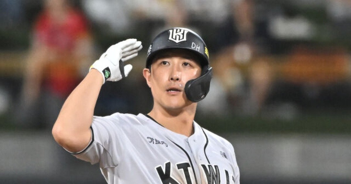 “신기하게 뼈도 빨리 붙어, 부모님에게 감사” 황재균은 KBO 금강불괴…14시즌 연속 100G·100안타 ‘문제없어’[MD고척]