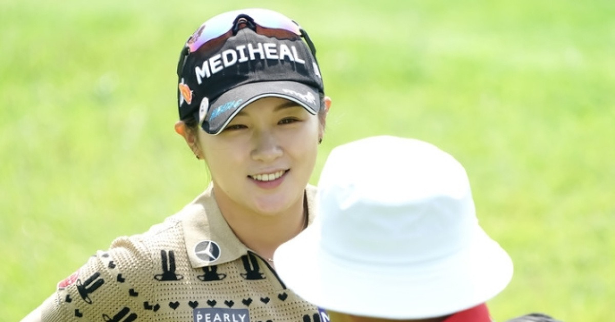'상금 전액 기부, 실력도 마음도 챔피언~' 박현경, 노보기 퍼펙트로 KLPGA 통산 8승 달성