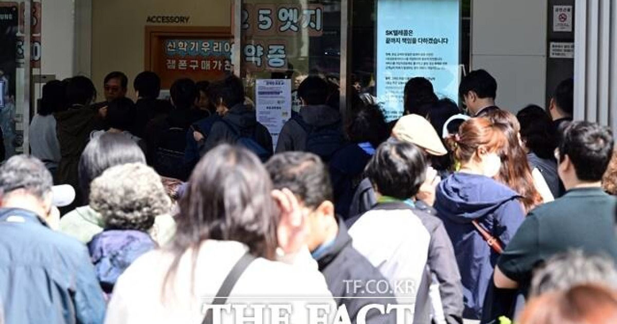 SKT "6일 연속 30만명 이상 유심 교체…누적 417만명"