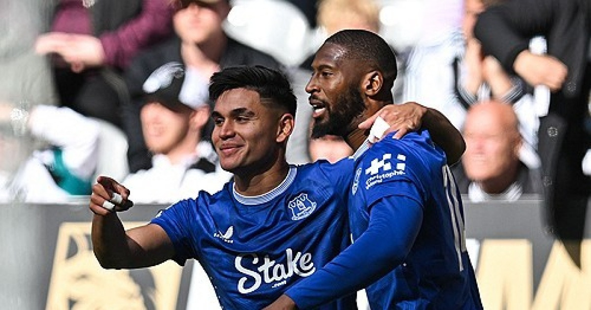 하늘이 김민재 돕는다! '새 팀 유력후보' 뉴캐슬, UCL 가까스로 진출…에버턴에 0-1 충격패→AV도 패하면서 티켓 확보