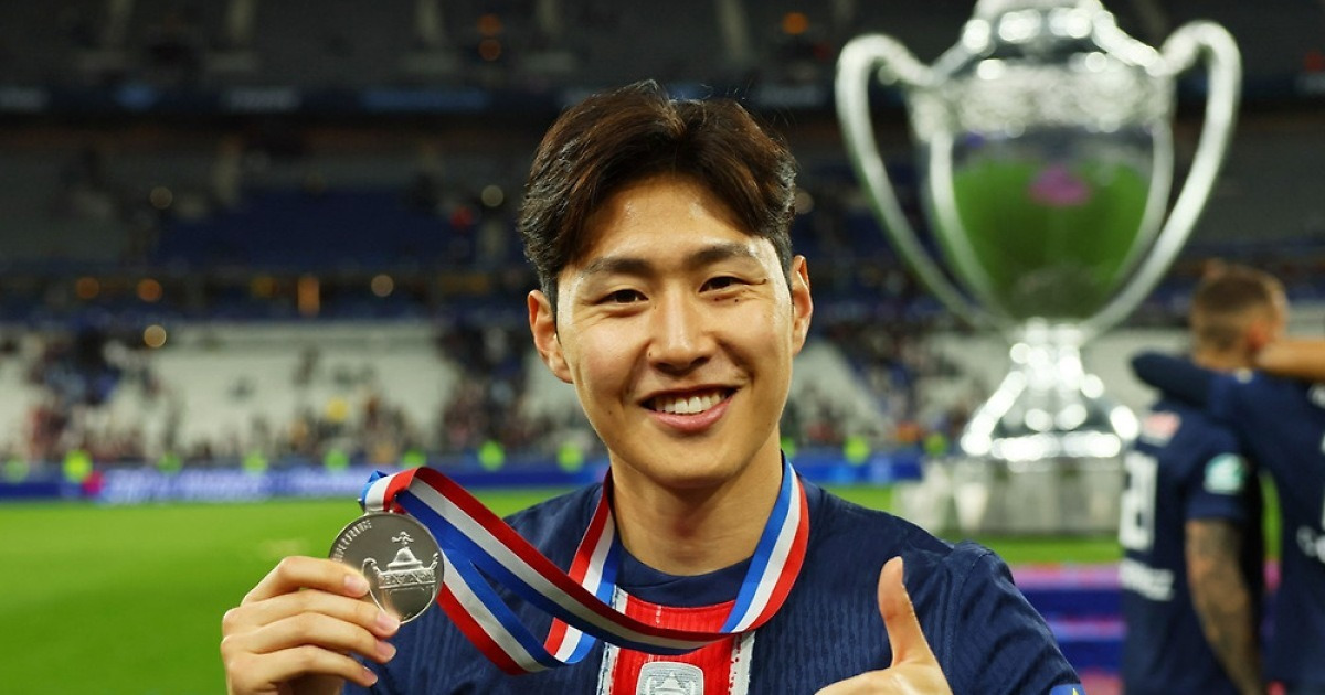 이강인, PSG 재계약 거부…"나폴리-EPL-라리가-사우디 러브콜" 스페인 1티어 기자 인정