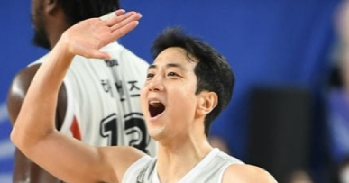 허훈 ‘KCC행’→“예의가 아니다” KT 문경은 감독이 ‘울분’ 토해낸 이유는? [SS시선집중]