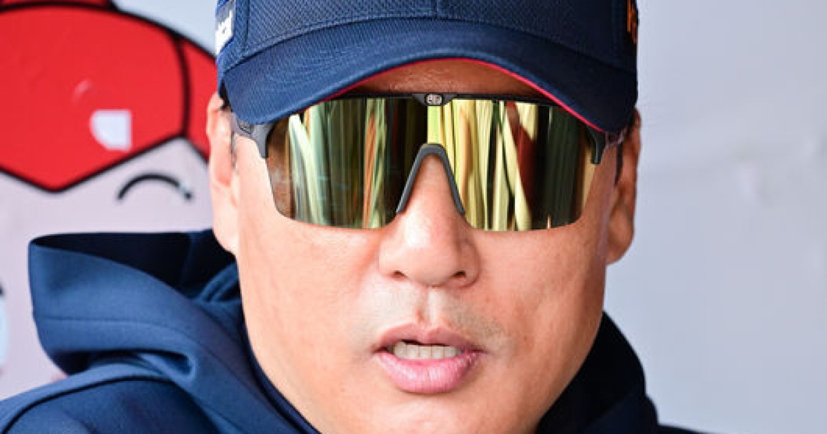 “기다릴 만큼 기다렸다” 국민타자 인내심 폭발, 78억 FA+고과 1위 선발 제외 초강수…'이정후 닮은 꼴' 육성선수 첫 선발 ...