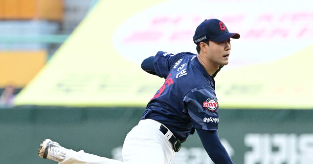 'KKKKK+최고 159km' 쾅! 3이닝 무실점…'7사사구 10실점'에도 롯데가 윤성빈을 포기 않는 이유