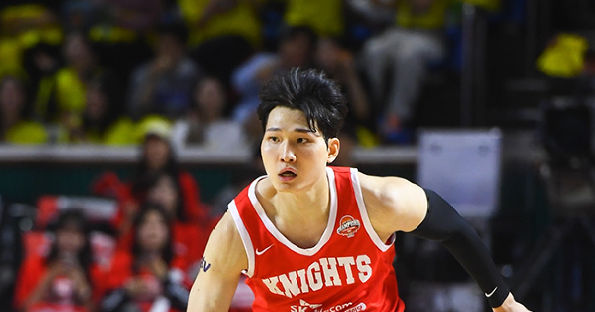 서울 SK, MVP 안영준과 FA 재계약…김낙현도 영입