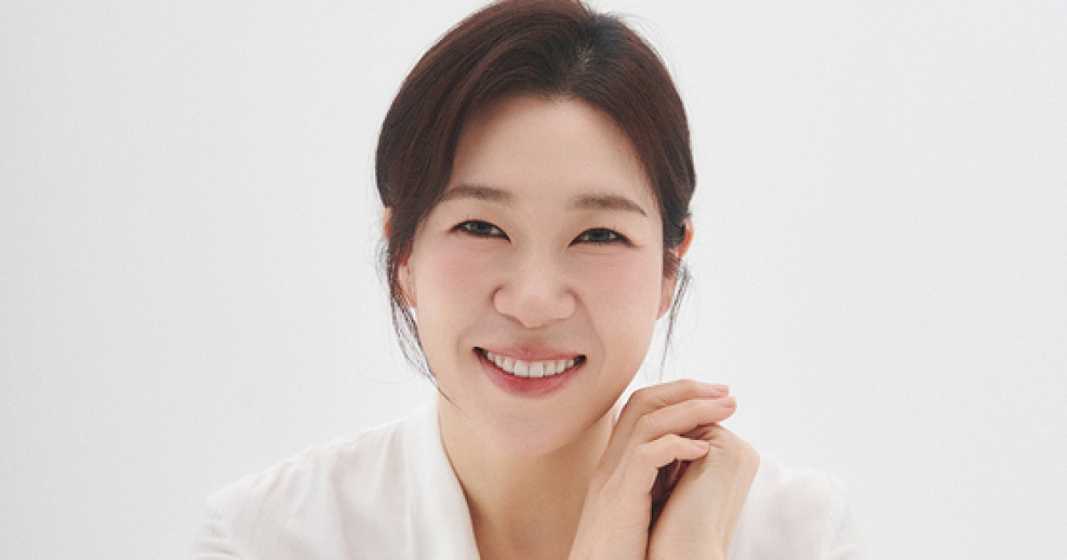 온화와 시크 사이…다채로운 염혜란