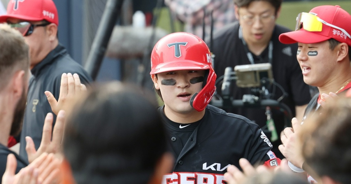 윤도현 '데뷔 첫' 선두타자 홈런+연타석 홈런 대폭발!→올러 QS…KIA, KT 5-3 꺾고 2연패 탈출 [수원:스코어]