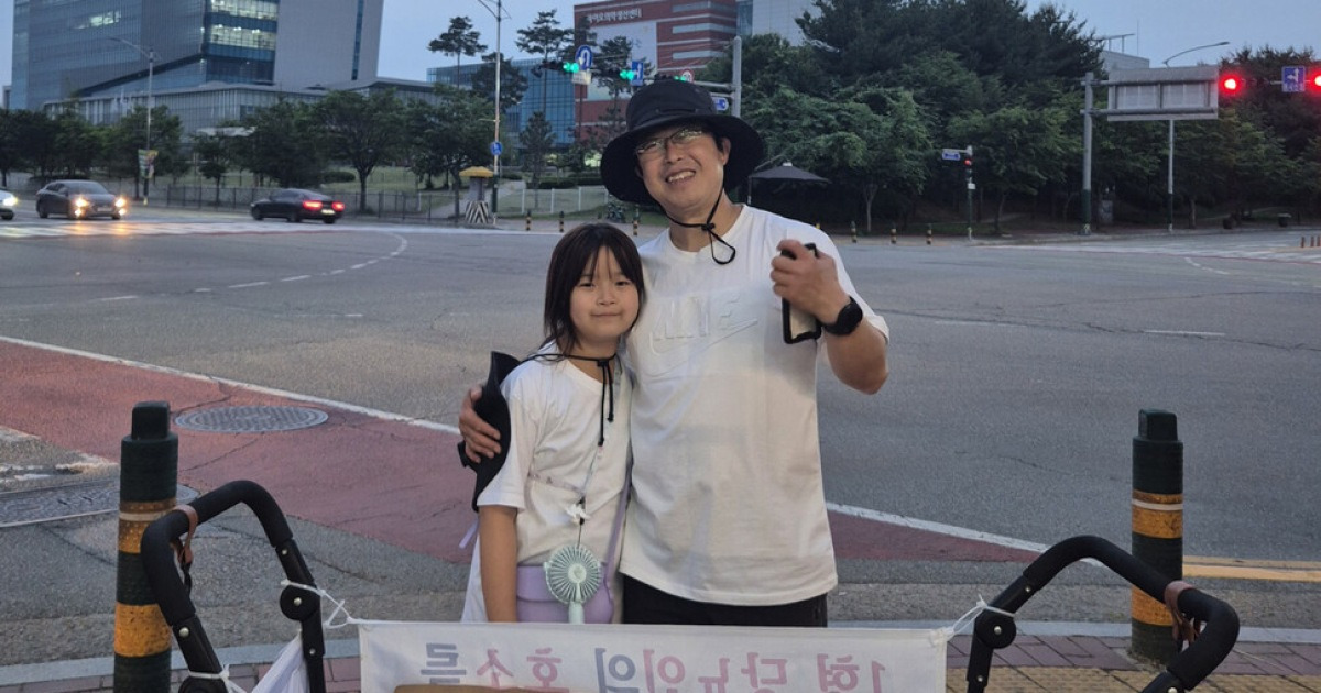 ‘1형 당뇨 9살 환아’ 율아 가족이 ‘세종-서울 170km’ 걸어간 이유? [건강한겨레]