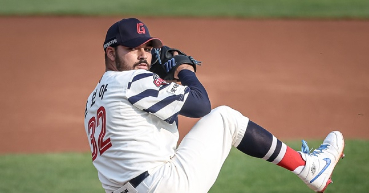 '155㎞ 감보아 KBO 첫 승' 롯데 8-0 완승→3연속 루징 마침내 끝나나, 1회 4득점 빅이닝+막판 쐐기득점 폭발 [부산 현장리뷰]