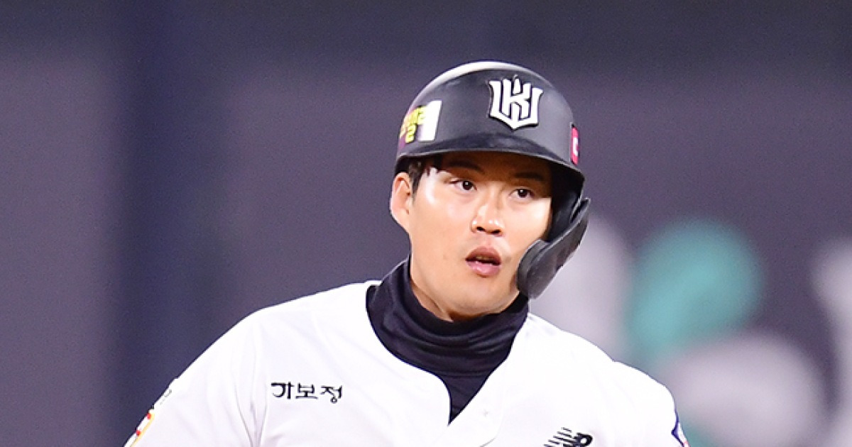 '배정대 3타점+소형준 5승' KT, SSG에 10-3 대승