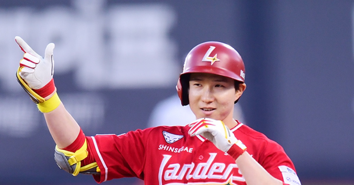 '박성한 멀티히트' SSG, KT 추격 뿌리치고 3연패 탈출