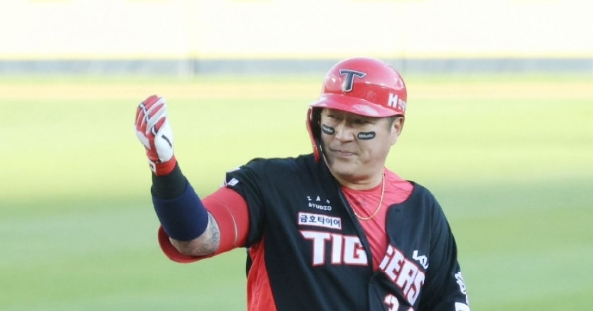 [오피셜] KIA 최형우 KBO 5월 월간 MVP 선정! 무려 8년만 '역대 최다-최고령 수상' 위엄