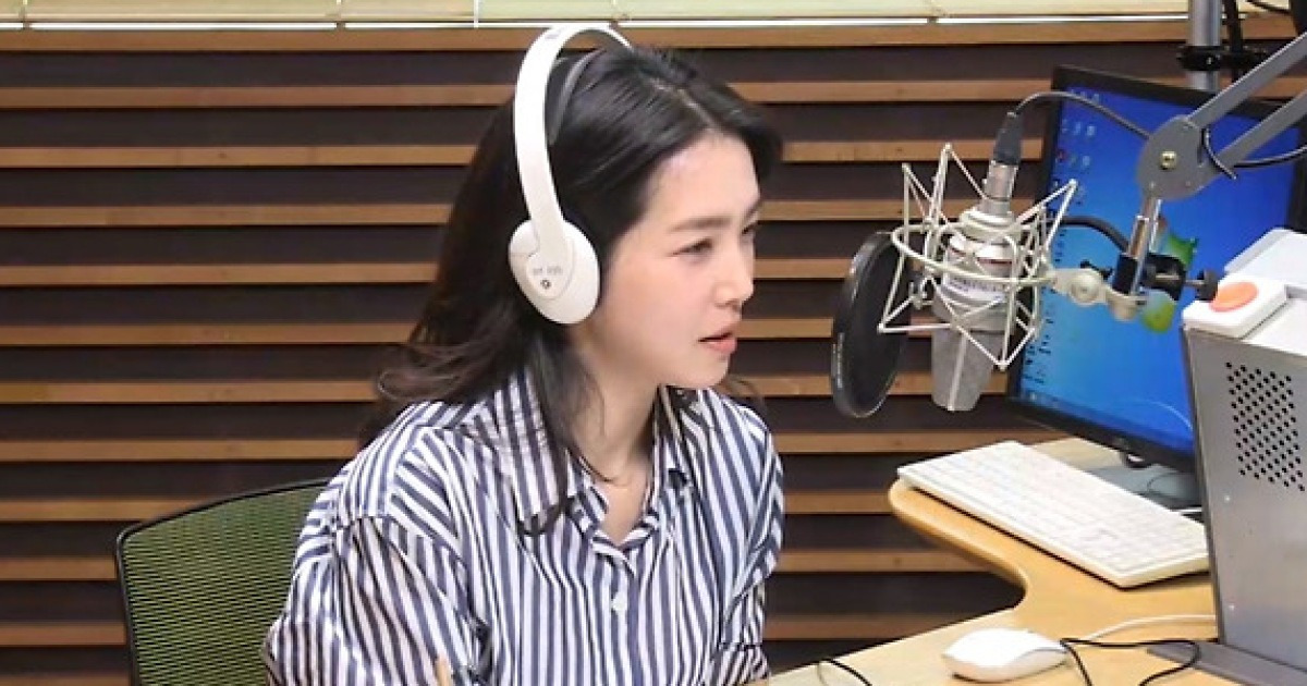 'JTBC 퇴사' 강지영, MBC '브런치카페' 첫 라디오 DJ 신고식 성공적!