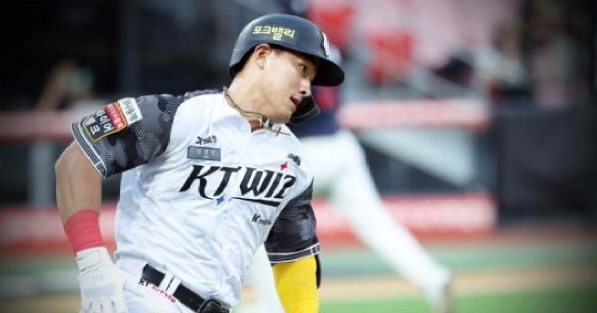 '울렸다가 웃겼다' 안현민, 수비 실책 후 2루타 결자해지...kt 시즌 첫 선발 전원 안타 18개로 롯데 12-3 완파