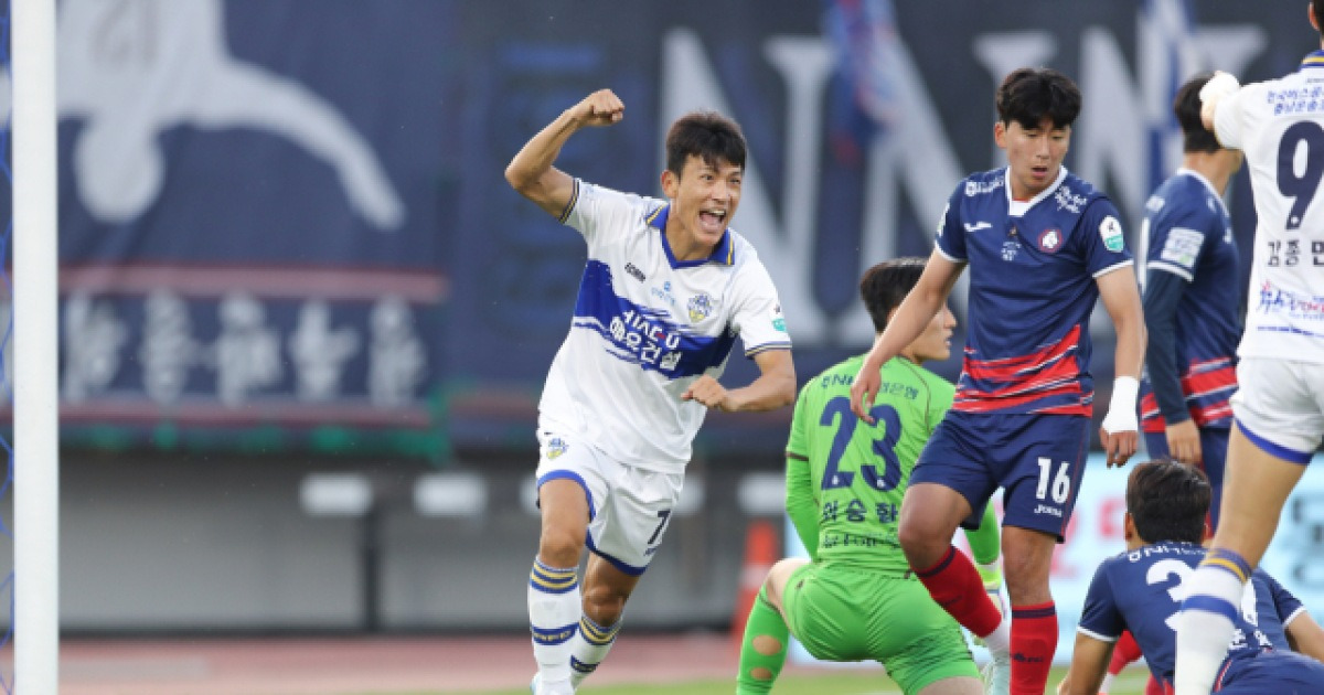 '1골 1도움' 올리며 팀 승리 이끈 한교원, K리그2 15R MVP 영광