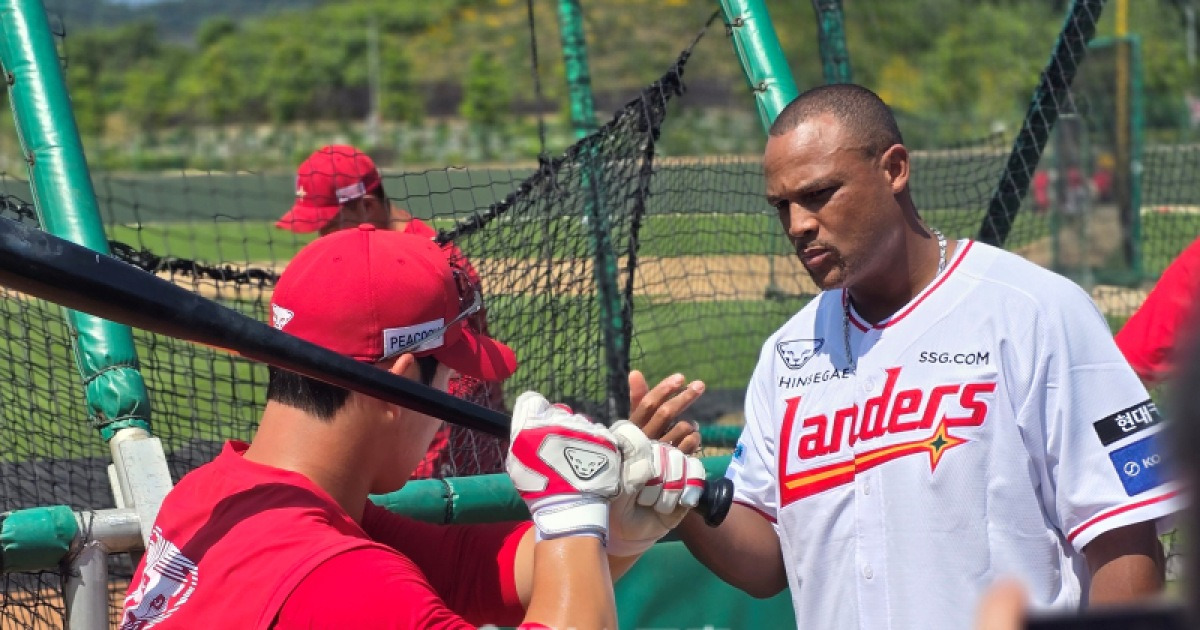 "다시 없을 기회" 짧은 시간이 야속해, 'MLB 3166안타+163승' 전설 지도 받은 SSG 퓨처스 [IS 강화]