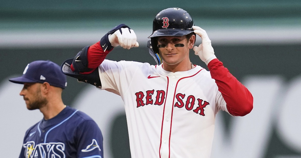 최악의 MLB 데뷔전 가졌던 ‘151.5m 만루포’의 NO.1 유망주, 두 번째 경기에서 시원한 2타점 2루타로 데뷔 첫 안타 신고