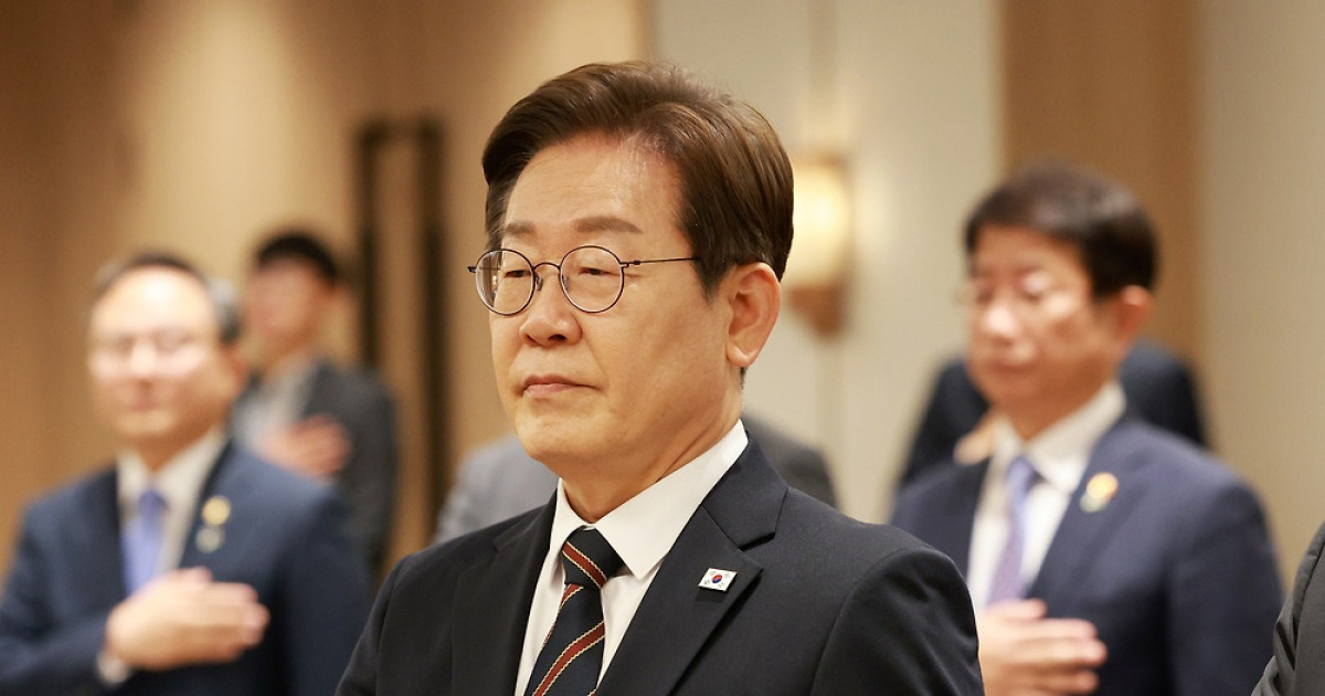 '응급실행' 대통령실 직원에...이재명 대통령 "무거운 책임감 느껴"