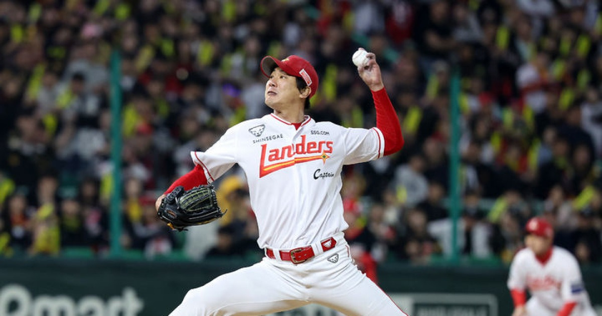 김광현, SSG와 2년 36억원 비FA 다년 계약…"200승 달성 위한 동기부여"