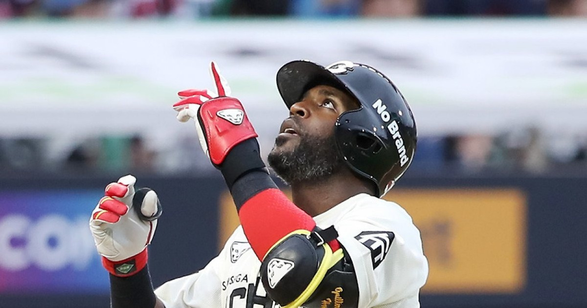 2달여 만의 아치로 시즌 첫 결승타 장식…SSG 3연패 수렁서 구한 에레디아 [SD 인천 스타]