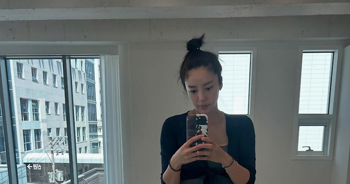 [SCin스타] 독박육아로 완성한 탄탄한 등근육..'이규혁♥' 손담비, 출산 50일 만에 발레 포즈