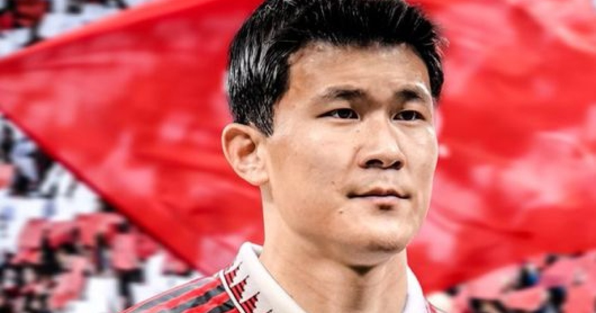 'KIM, EPL 접수 시나리오 나왔다!'... 맨유, '韓 괴물' 센터백 김민재 영입 근접 "리버풀과 경쟁할 수도"