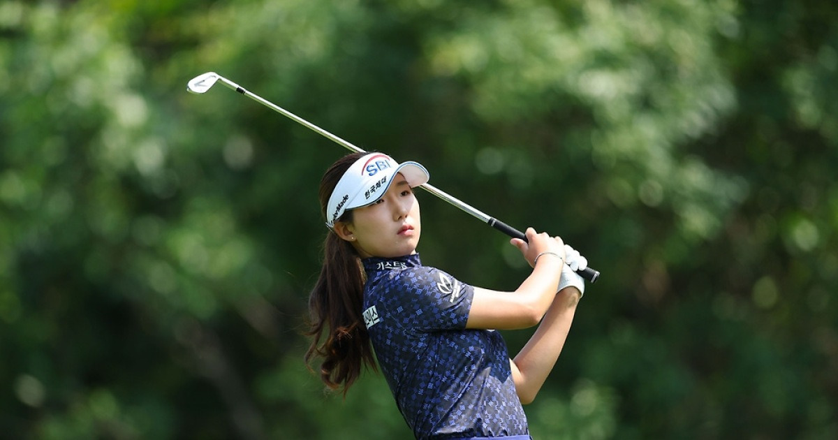 이동은 '2연승' vs 배소현 '2연패'…주말 KLPGA 장타 대결 예고
