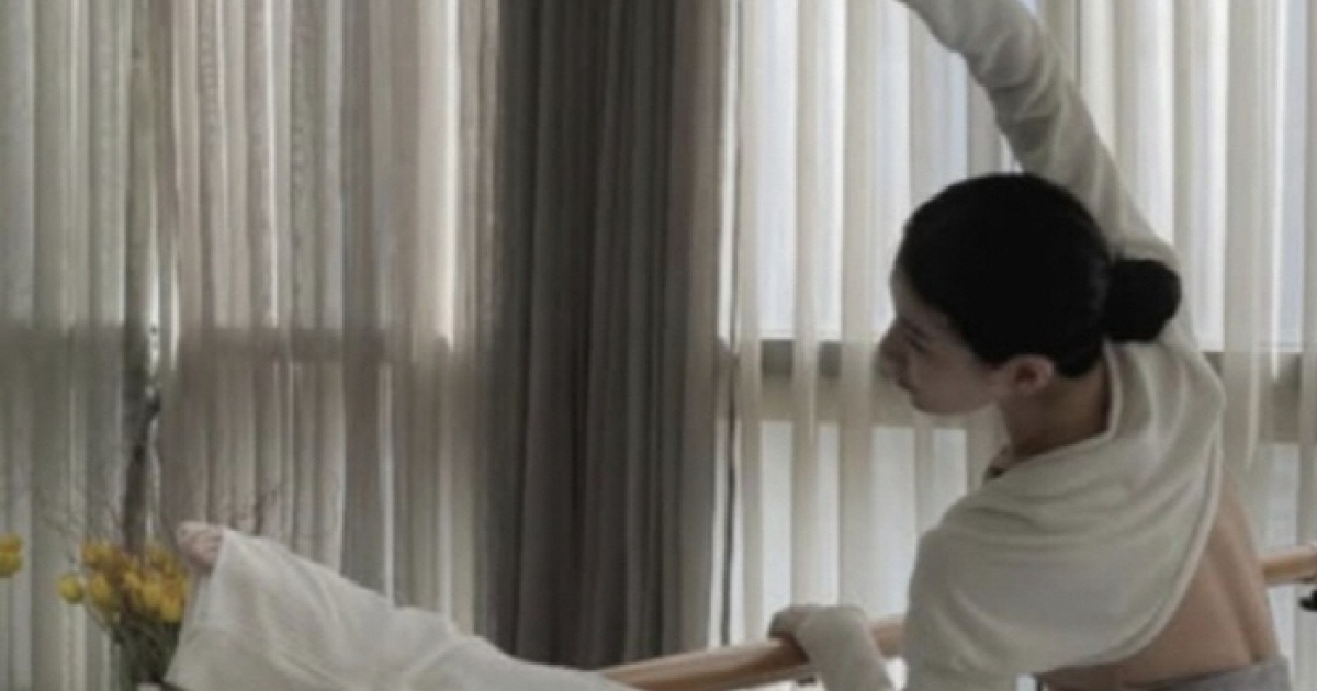 [SCin스타] 수지, 발레로 완성한 우아한 몸매…매끈 등선 눈길