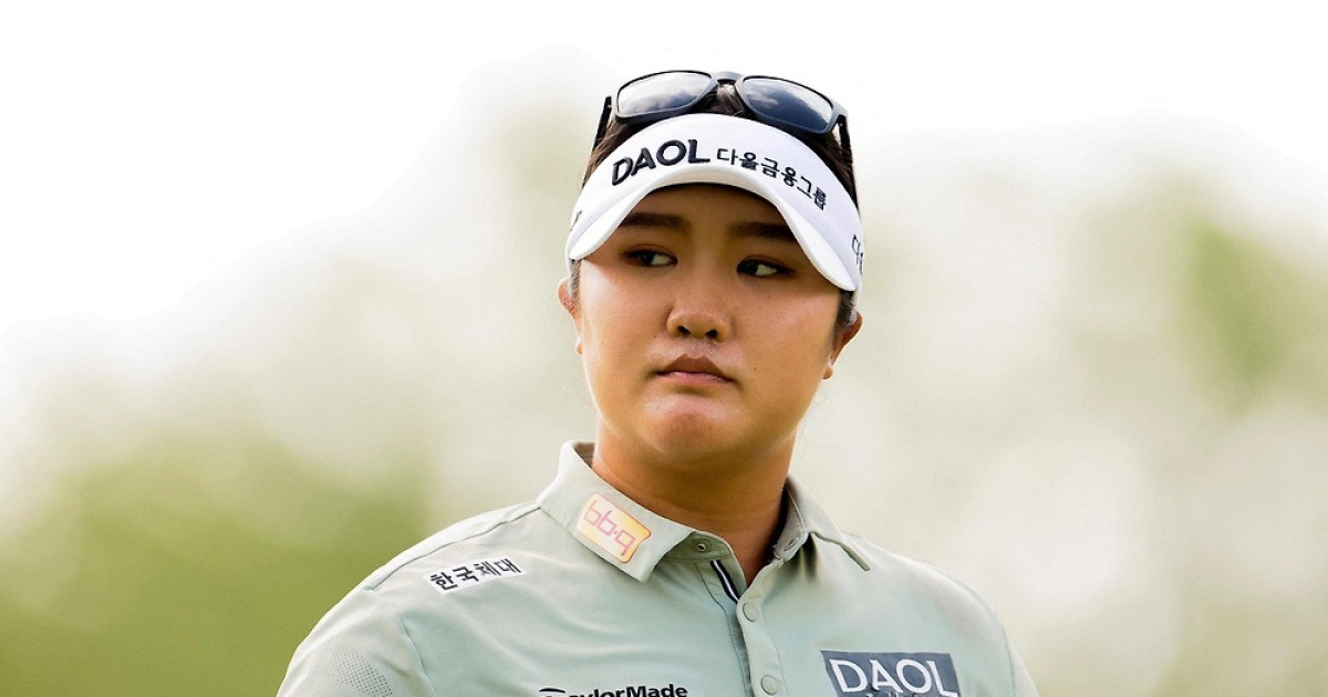 유해란, 위민스 PGA 챔피언십 첫날 공동 3위…선두와 2타차