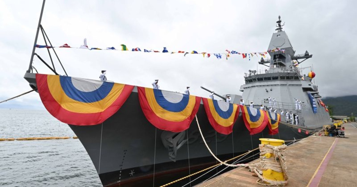 해군 최신예 3600t급 호위함 '경북함(FFG-829)' 진수